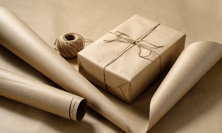 How to pack a box with wrapping paper? Step by step instructions – Allbag